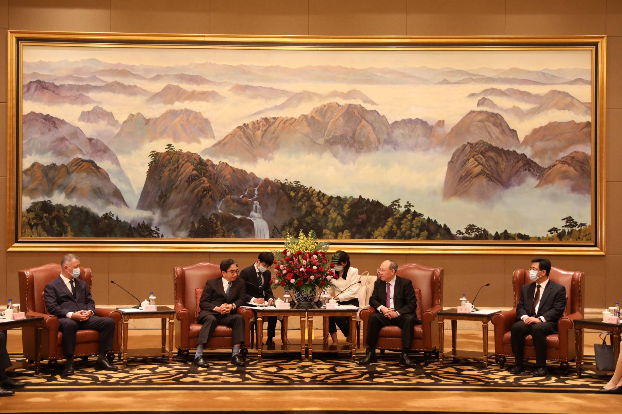 Secretary Yin Li Meets Japanese Ambassador to China_ News_ Fujian ...